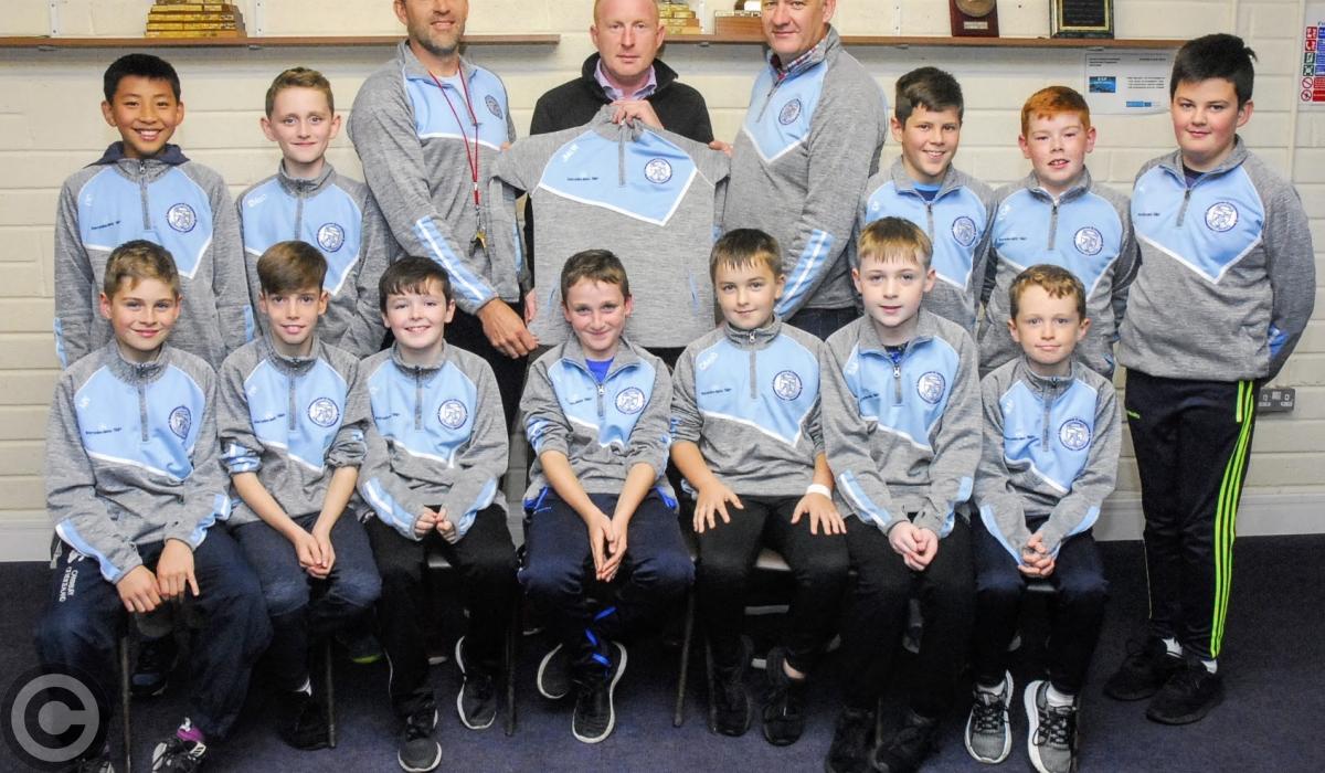 Allen Gaels GAA Club present training tops to Juvenile teams - GALLERY ...