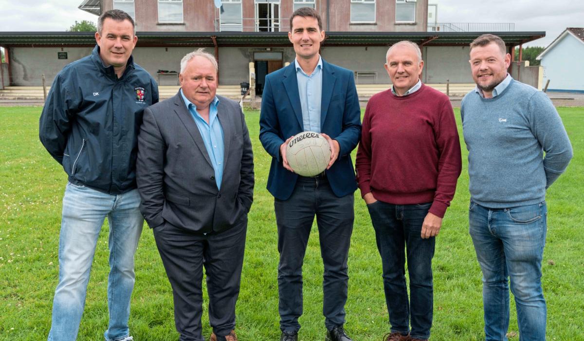 Gallery: Minister Chambers and Senator Murphy visit Kilmore GAA Park ...