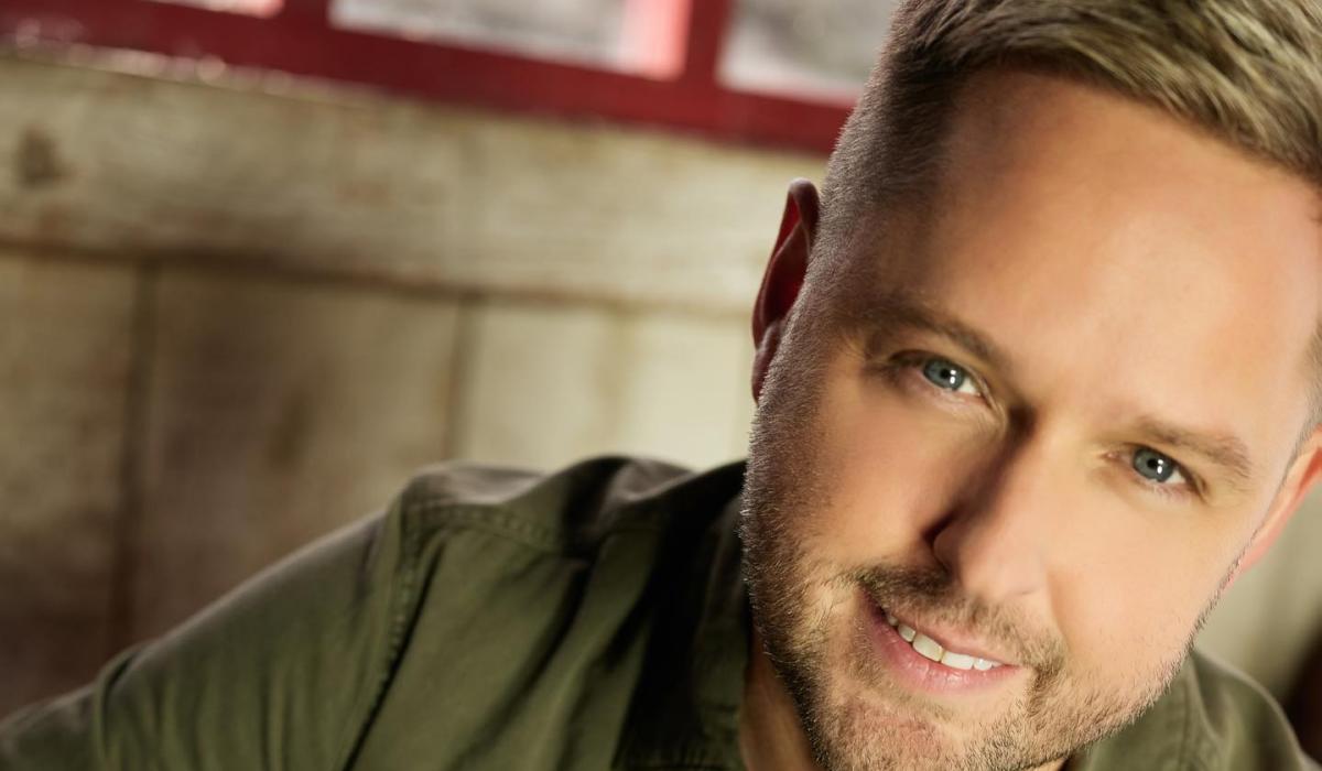 Derek Ryan to set Carrick on the road to Christmas - Leitrim Live