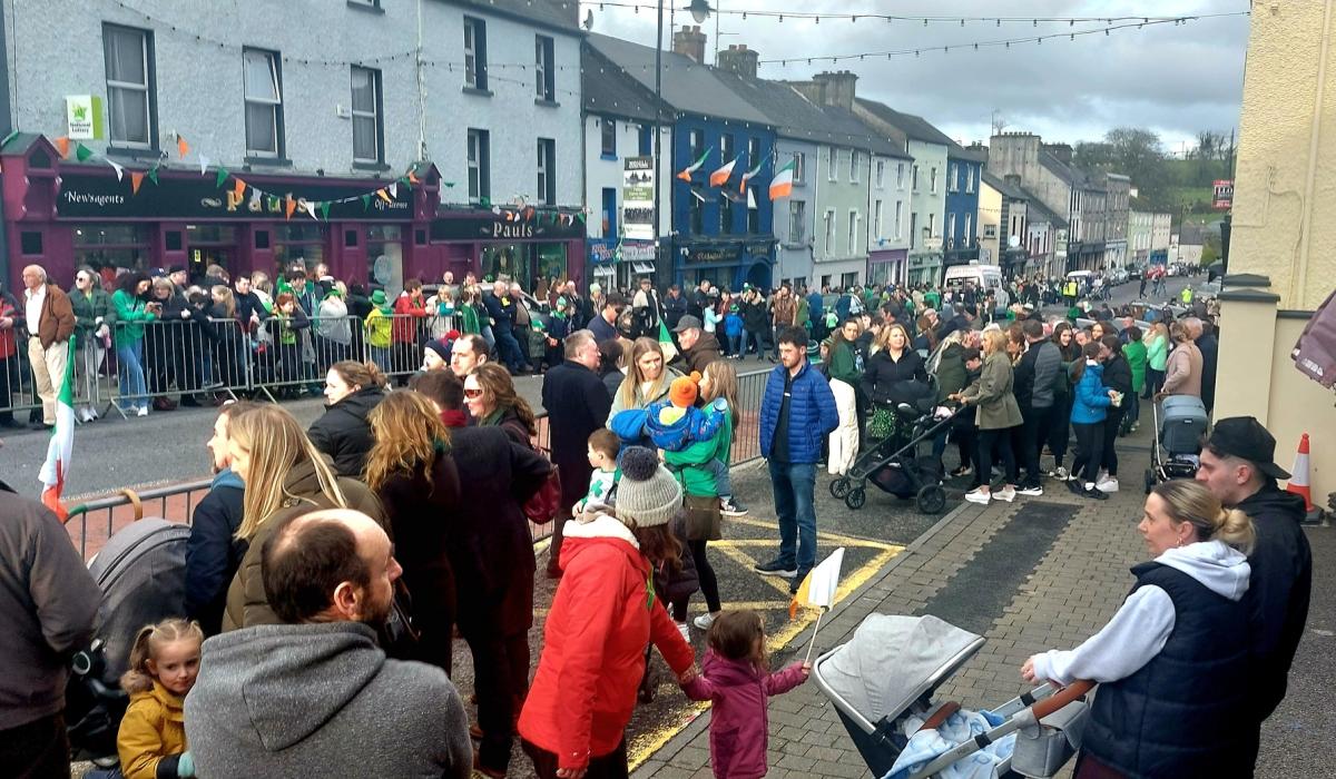 Picture gallery - Great crowds enjoy a wonderful parade in Mohill ...