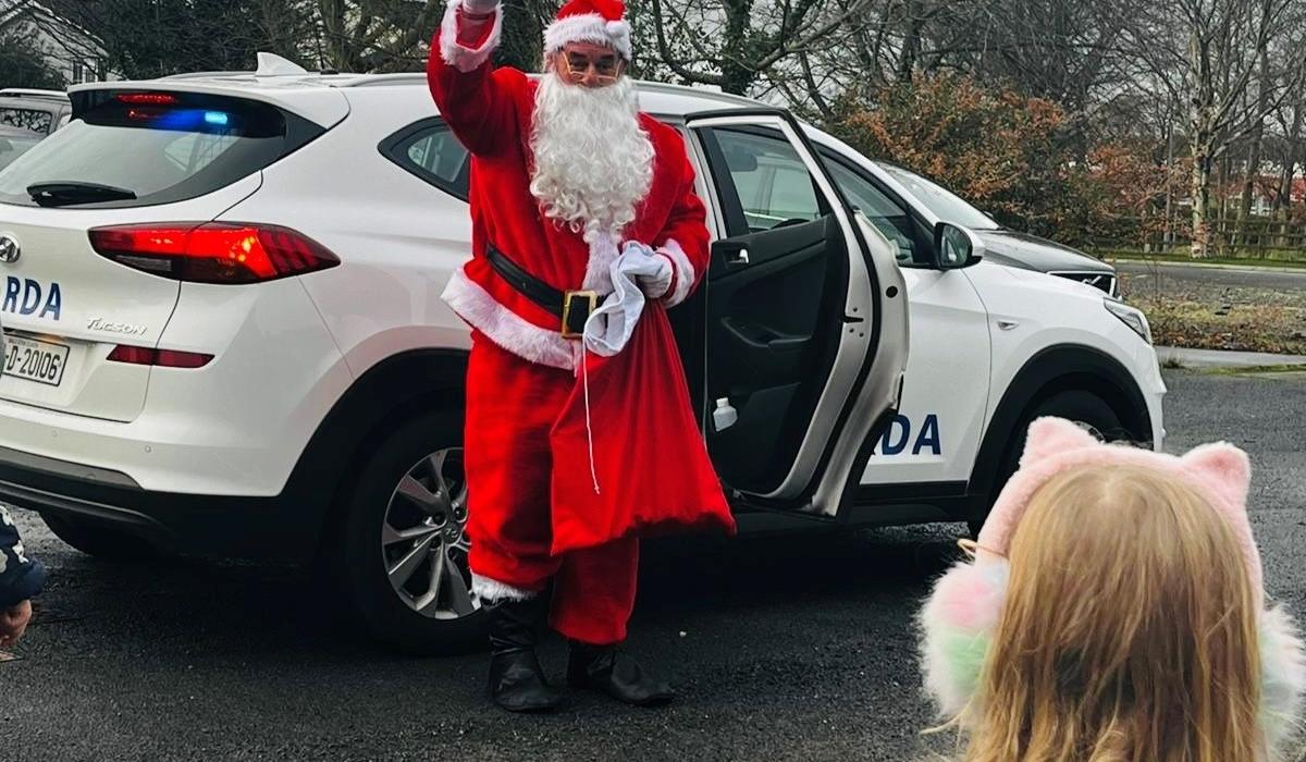Santa Claus makes a special visit and brings joy to Casa Nazaré ...