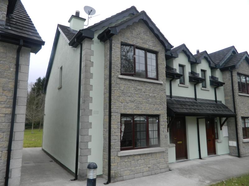 This three bed house is set in the stunning surrounds of the Lough Rynn ...