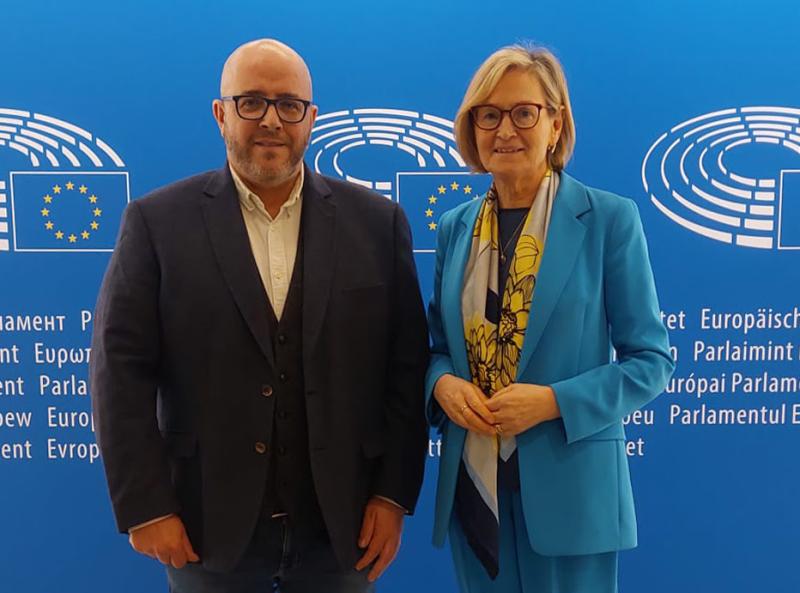 MEP MacManus meets Commissioner McGuinness as part of “Right to Cash ...