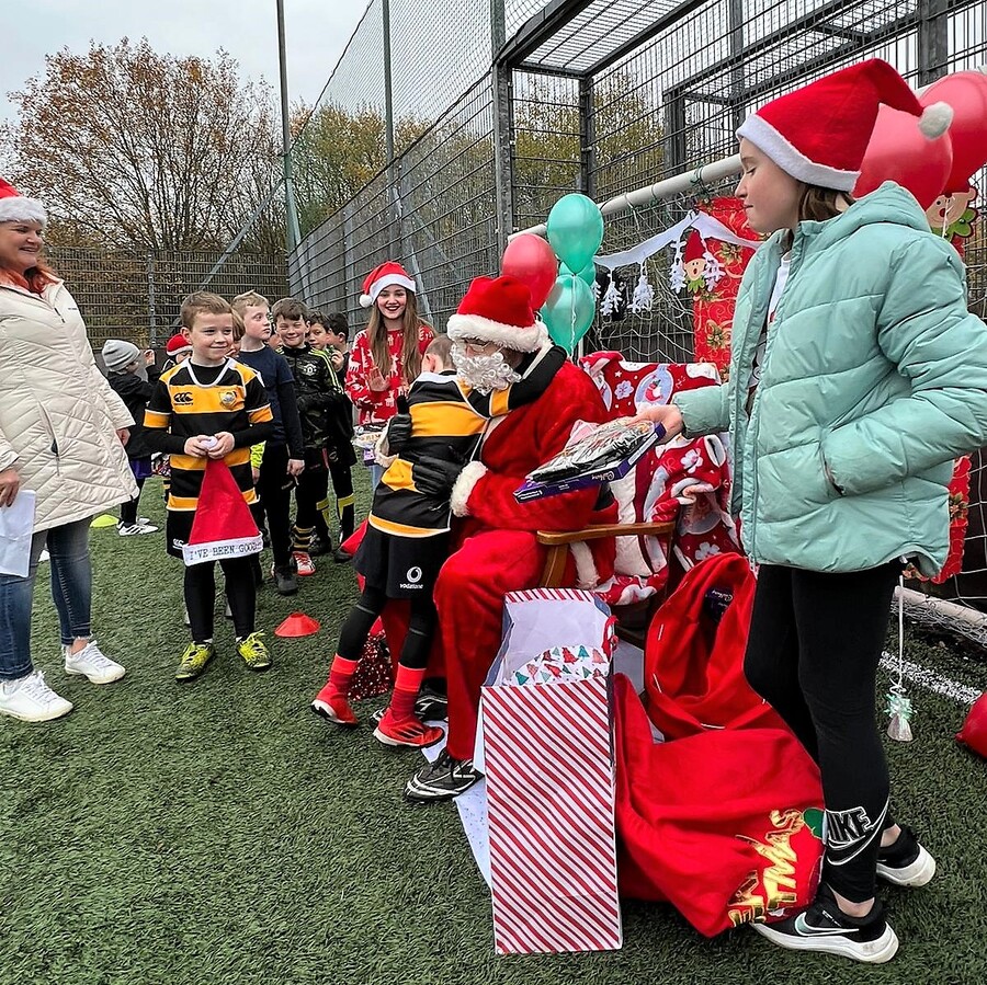 Santa visits Carrick RFC Juvenile training for Christmas - GALLERY ...