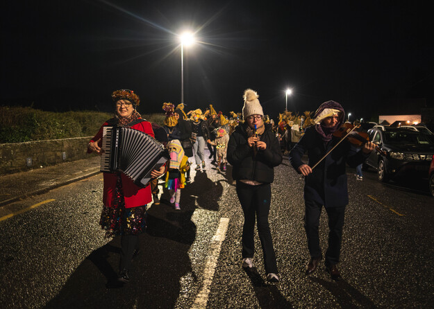 Gallery: Leitrim Mummers light up Drumkeerin with festive parade - Page ...